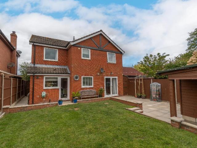 4 bed house for sale