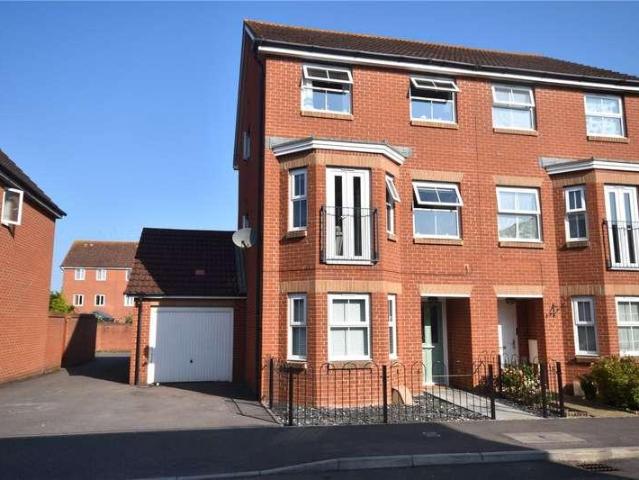 4 bed house for sale