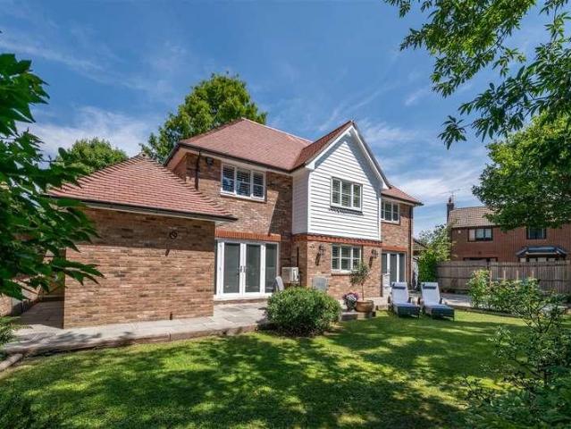 4 bed house for sale