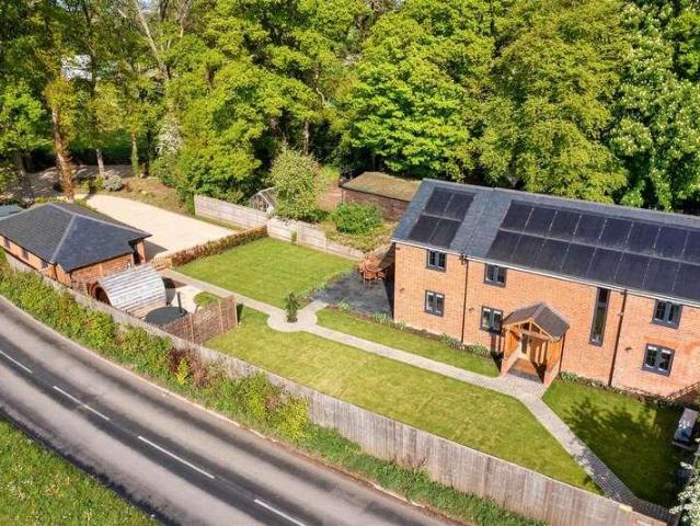 4 bed house for sale