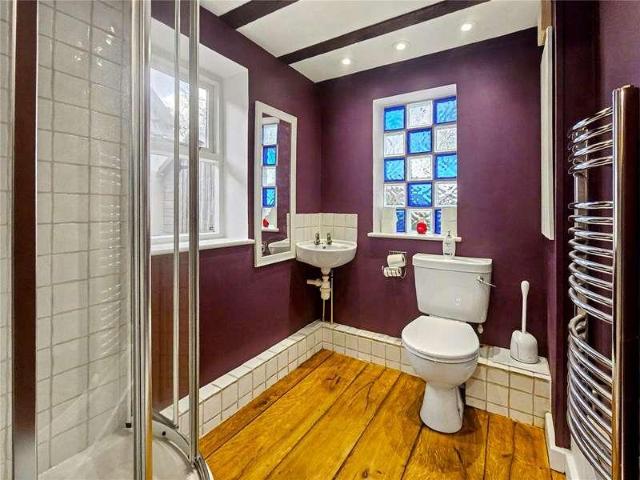 4 bed house for sale