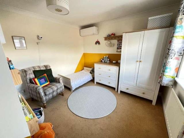 5 bed house for sale