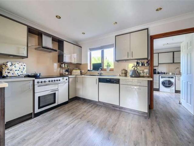 4 bed house for sale