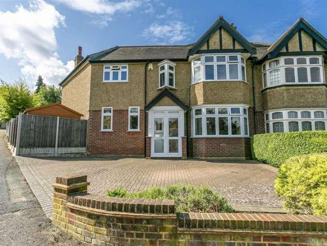 4 bed house for sale