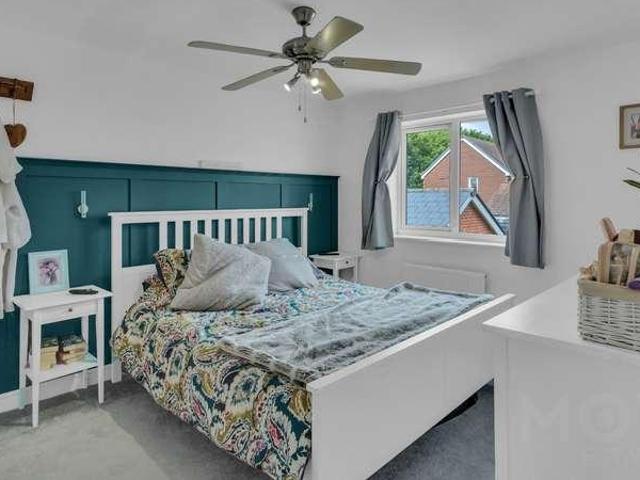 4 bed house for sale