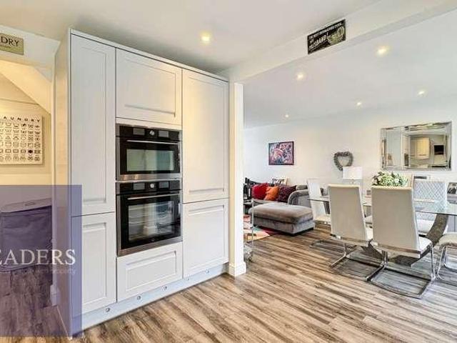 4 bed house for sale