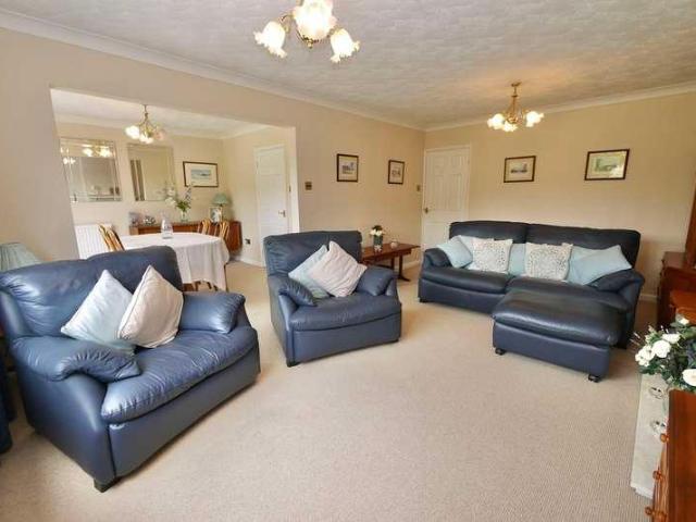 4 bed house for sale