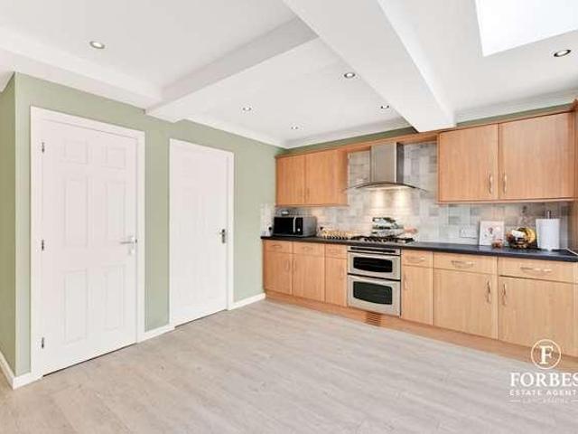 4 bed house for sale