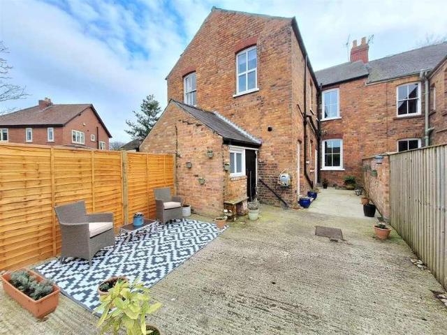 4 bed house for sale