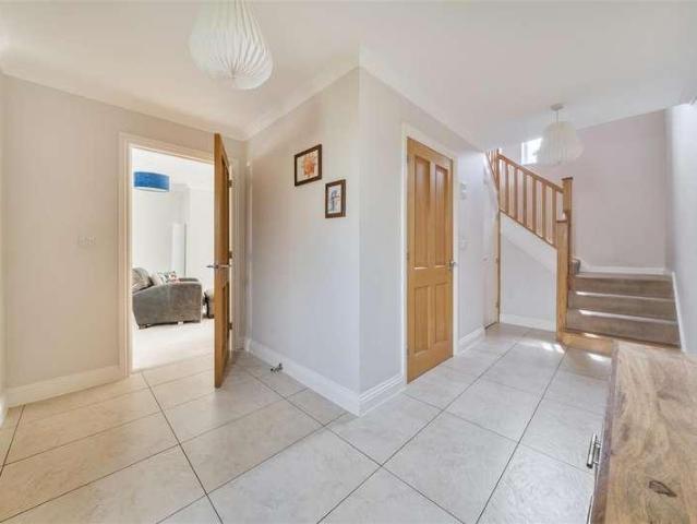 4 bed house for sale