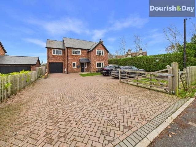 4 bed house for sale