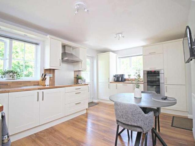 4 bed house for sale