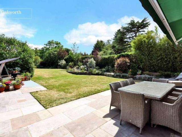 4 bed house for sale