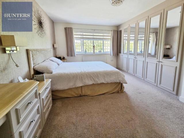 4 bed house for sale