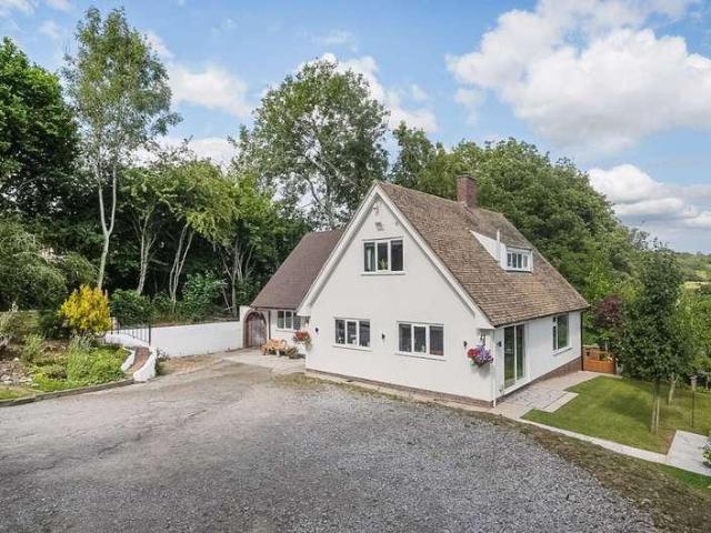 4 bed house for sale