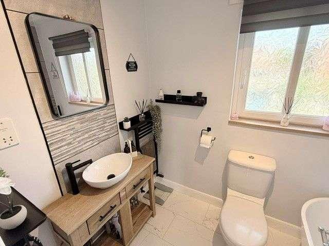 4 bed house for sale