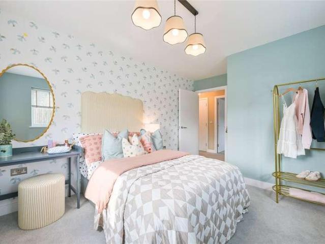4 bed house for sale