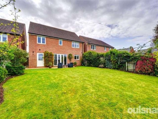 4 bed house for sale