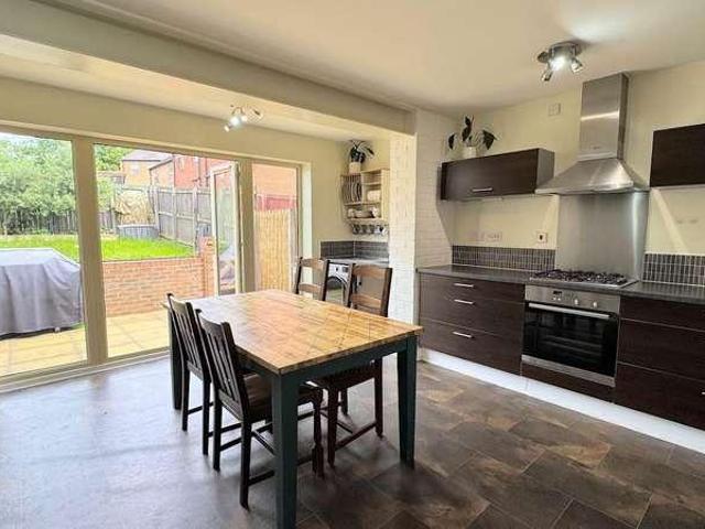 4 bed house for sale