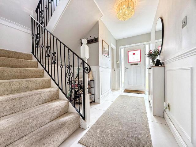 4 bed house for sale
