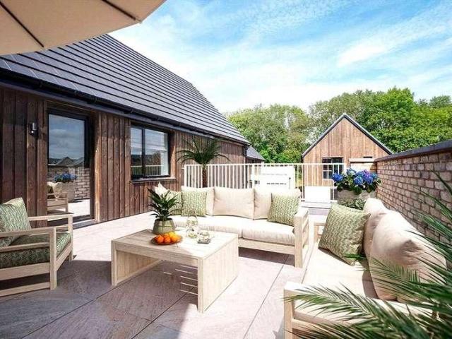 4 bed house for sale