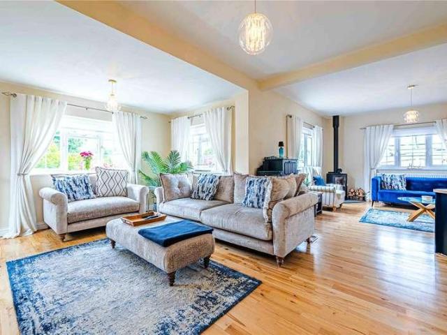 4 bed house for sale