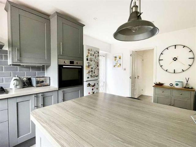 4 bed house for sale