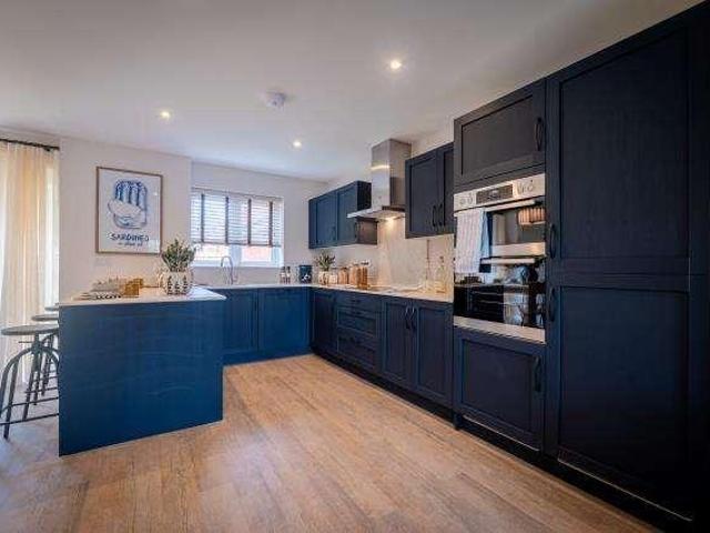 4 bed house for sale