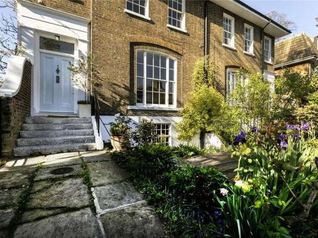 4 bed house for sale