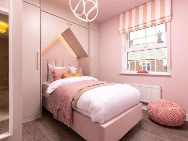 4 bed house for sale