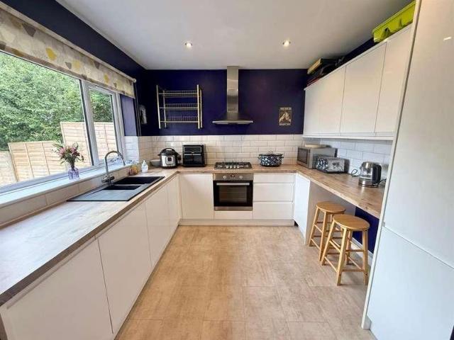 4 bed house for sale