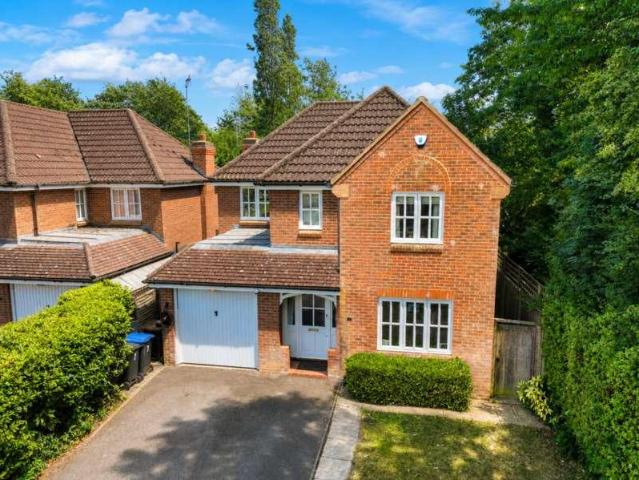 4 bed house for sale