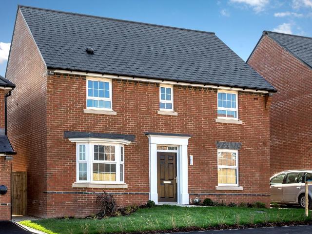 4 bed house for sale