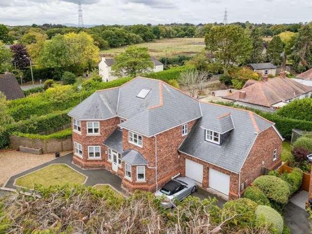 4 bed house for sale