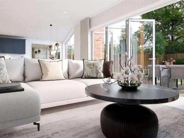 4 bed house for sale