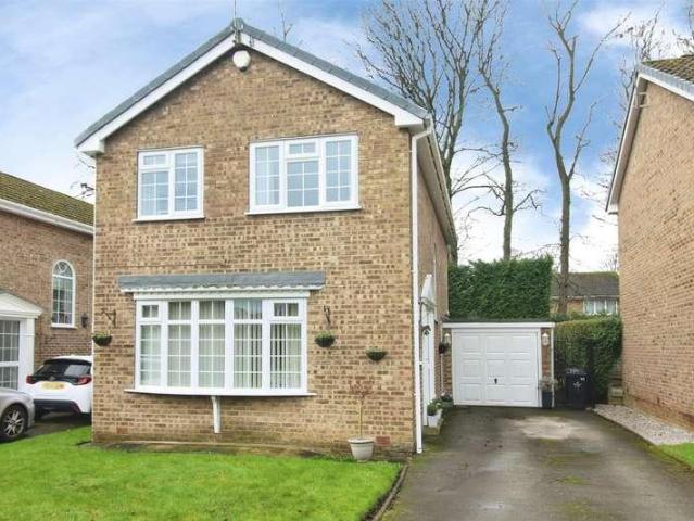 4 bed house for sale
