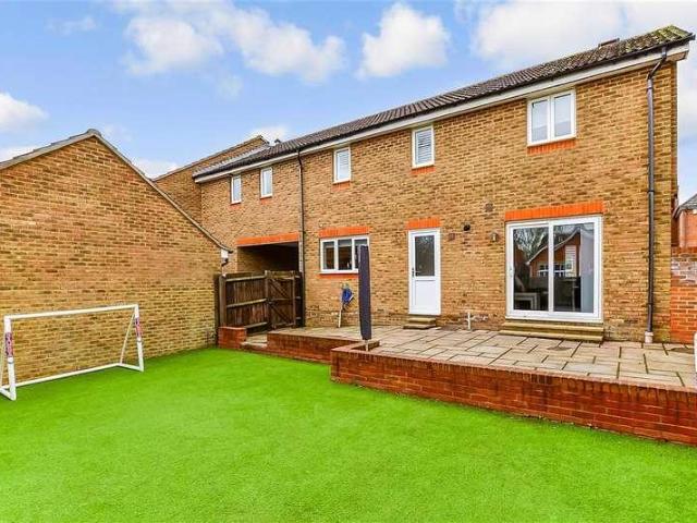 4 bed house for sale