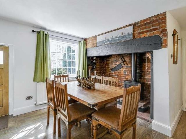 4 bed house for sale