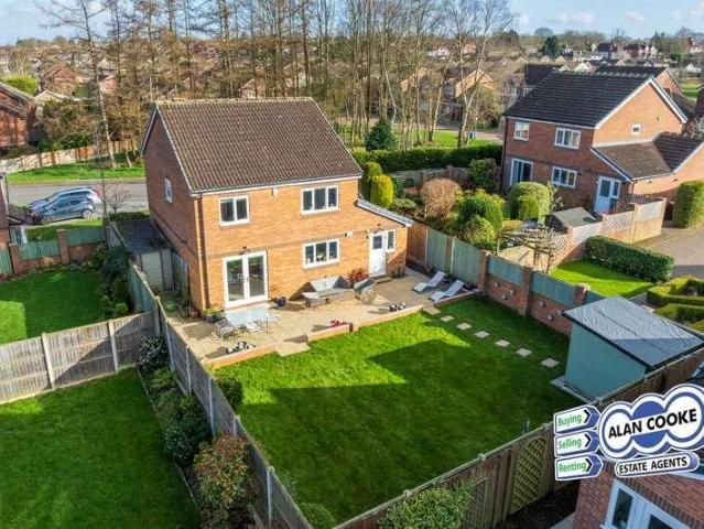 4 bed house for sale