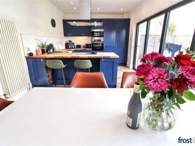 4 bed house for sale