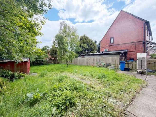 4 bed house for sale