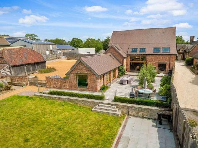 4 bed house for sale
