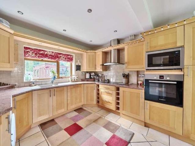 4 bed house for sale