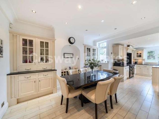 4 bed house for sale