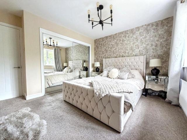 4 bed house for sale
