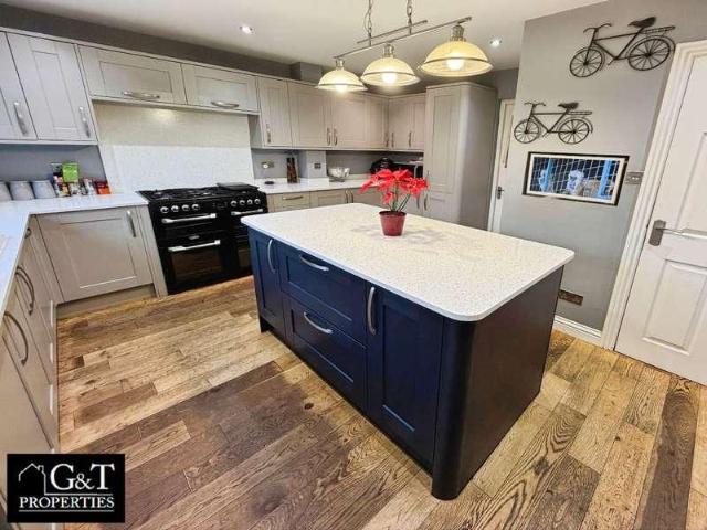 4 bed house for sale