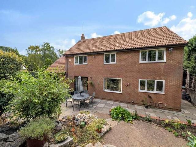 4 bed house for sale