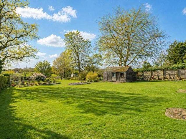 4 bed house for sale