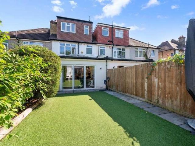 4 bed house for sale