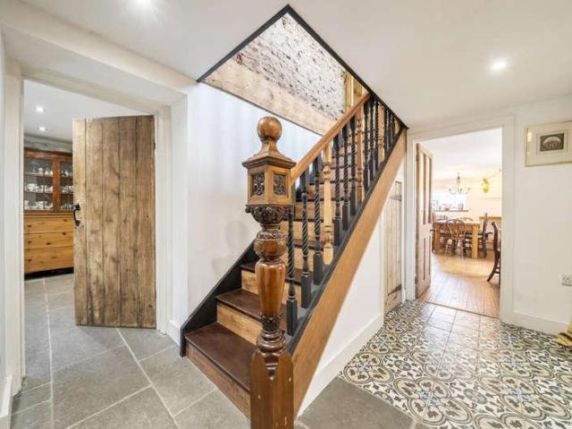 4 bed house for sale